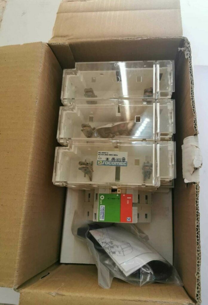 SOCOMEC IEC 60947-3 / 36297901 AC23A 690V-50HZ Fuse Isolater Switch ...