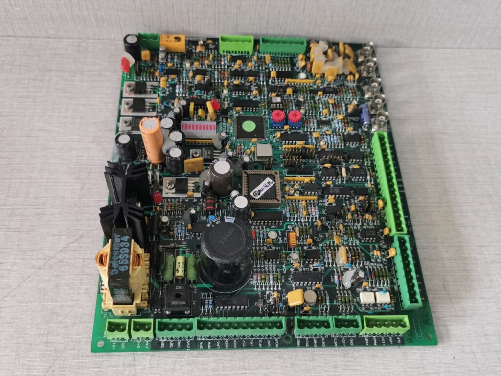 USED CONSILIUM SELESMAR 972981 / 972984 BAND MARINE RADAR - Orbit Surplus