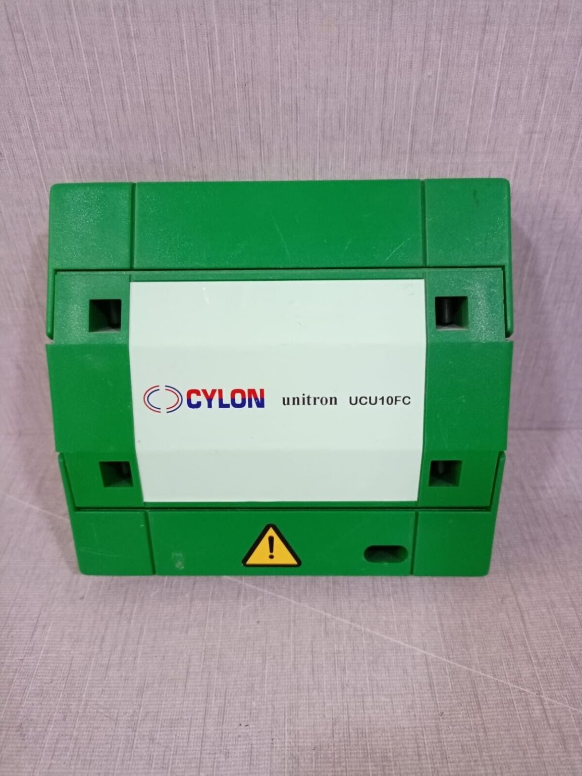 USED CYLON UNITRON UCU10FC CONTROLLER 24VAC - W/O ANY ACCS. - Orbit Surplus