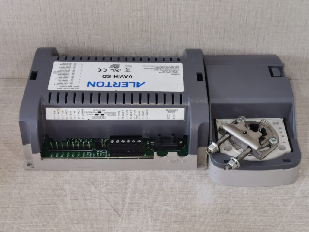 USED Alerton VAViH-SD VAV Controller With Actuator 50027209-001 - with ...
