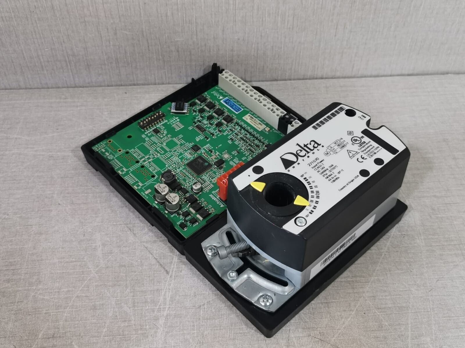 USED DELTA CONTROLS EZV-440-AMP ENTELIZONE PROGRAMMABLE VAV CONTROLLER ...