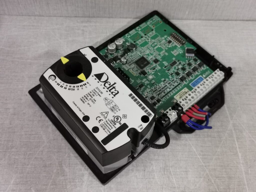 USED DELTA CONTROLS EZV-440-AMP ENTELIZONE PROGRAMMABLE VAV CONTROLLER ...